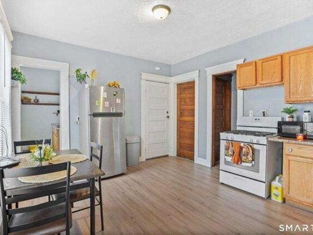 house with 8 bedroom, New Haven CT DS102255804
