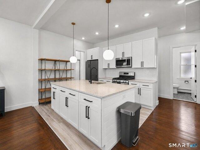 house with 8 bedroom, New Haven CT ES105141129