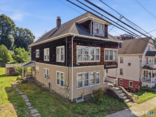 house with 8 bedroom, New London CT ES104907156
