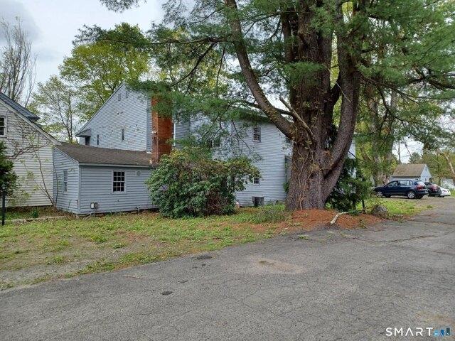 house with 8 bedroom, New Milford CT DLS102256285