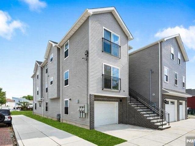 house with 8 bedroom, Newark NJ DLS101656439