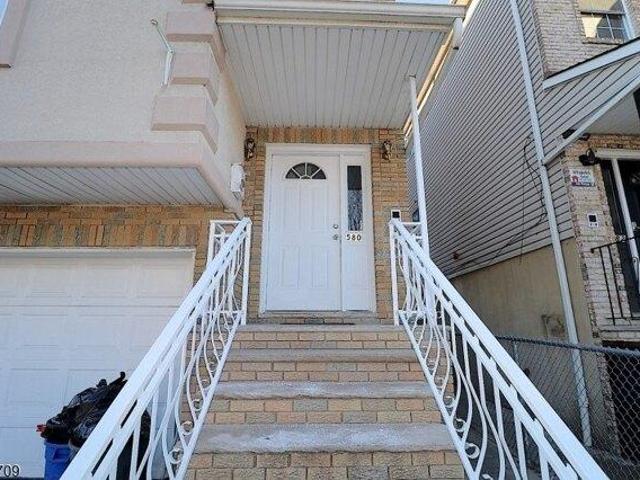 house with 8 bedroom, Newark NJ DLS102725693