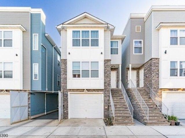 house with 8 bedroom, Newark NJ DLS102729353