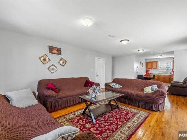 house with 8 bedroom, Newark NJ DS101898146