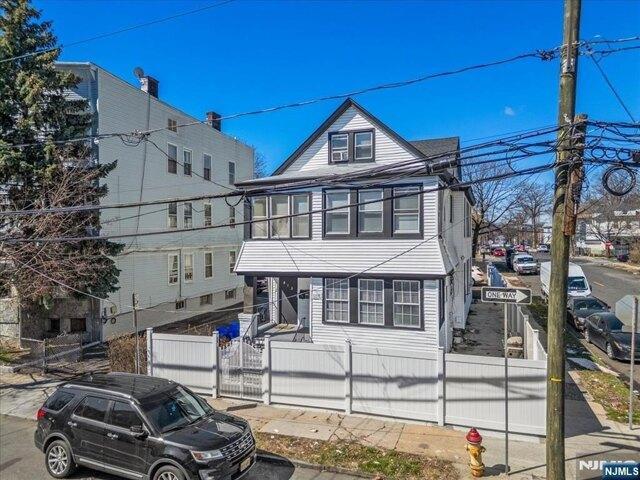 house with 8 bedroom, Newark NJ DS102285499