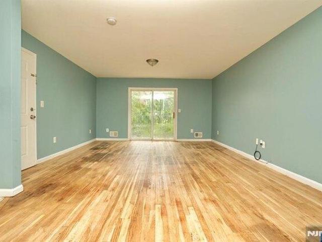 house with 8 bedroom, Newark NJ DS103185758