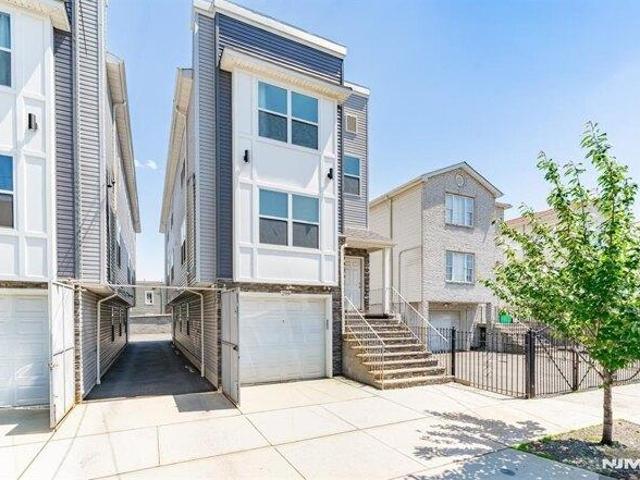 house with 8 bedroom, Newark NJ ES103158623