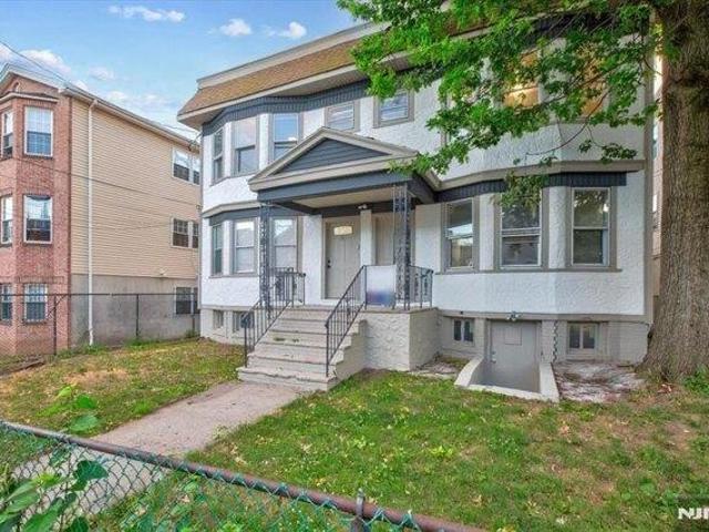 house with 8 bedroom, Newark NJ ES104407280