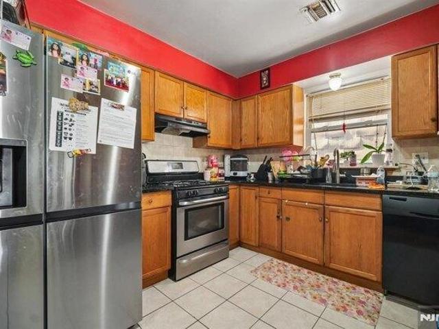 house with 8 bedroom, Newark NJ ES104539999