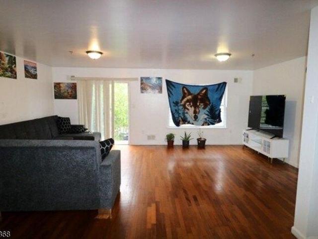 house with 8 bedroom, Newark NJ ES104849505