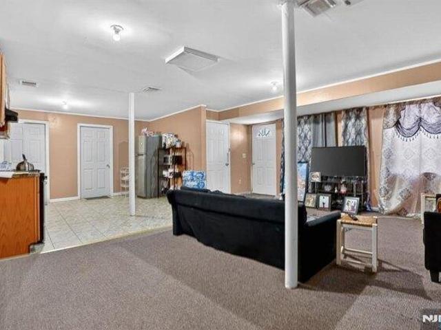house with 8 bedroom, Newark NJ ES104150642