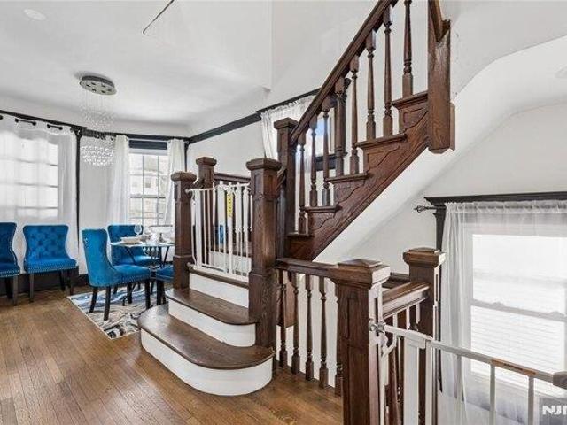 house with 8 bedroom, Newark NJ ES104187944