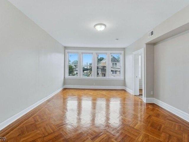 house with 8 bedroom, Newark NJ ES104188669