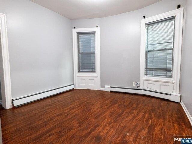 house with 8 bedroom, Newark NJ ES105612384