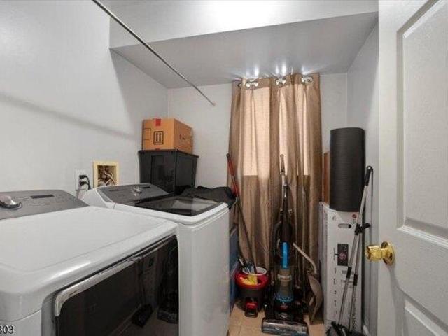 house with 8 bedroom, Newark NJ ES105159124