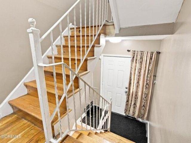 house with 8 bedroom, Newark NJ ES105206106