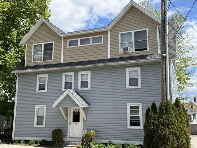 house with 8 bedroom, Newmarket NH DLS102531632