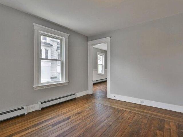 house with 8 bedroom, Newport NH ES105204344