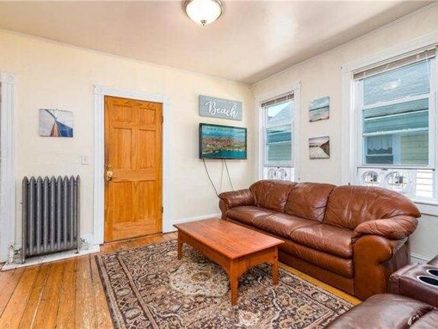 house with 8 bedroom, Newport RI ES105160064