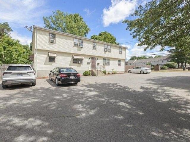 house with 8 bedroom, North Attleboro MA ES104849298