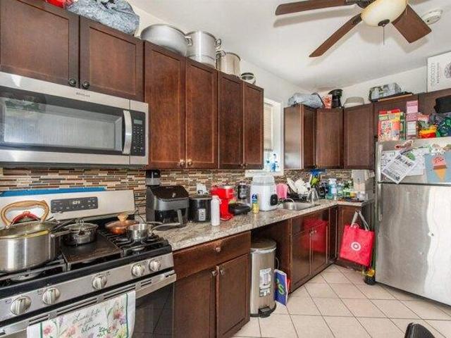 house with 8 bedroom, North Bergen NJ ES104869540
