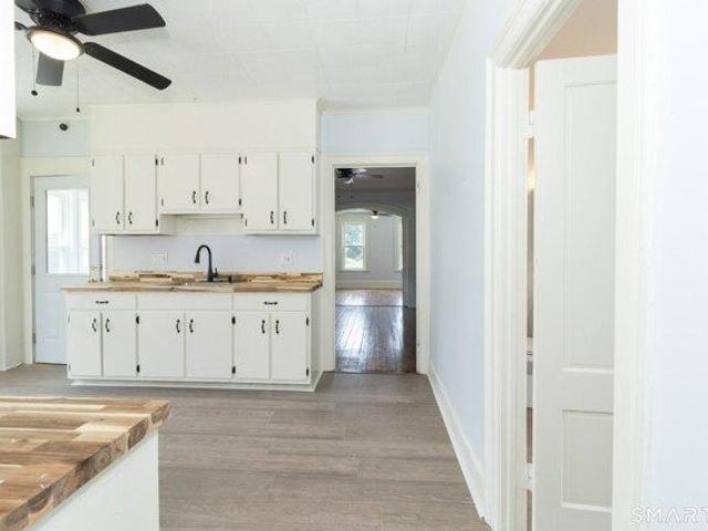 house with 8 bedroom, Norwich CT ES105124396