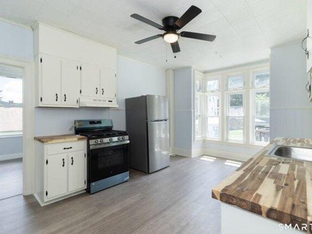 house with 8 bedroom, Norwich CT ES105193166