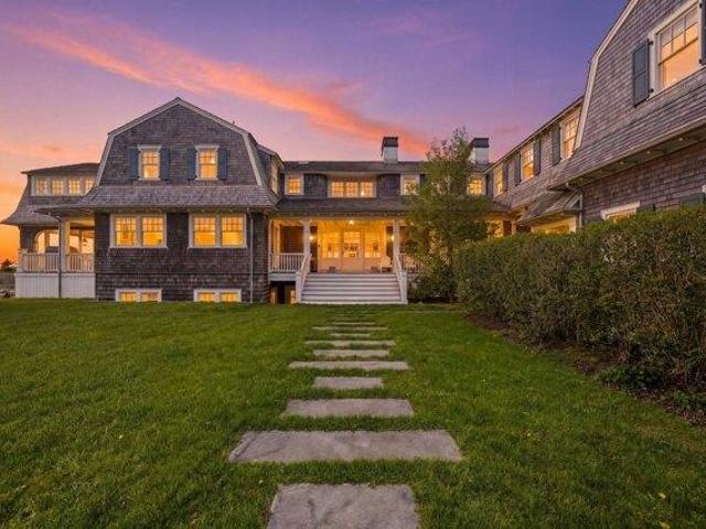 house with 8 bedroom, Oak Bluffs MA ES103808546
