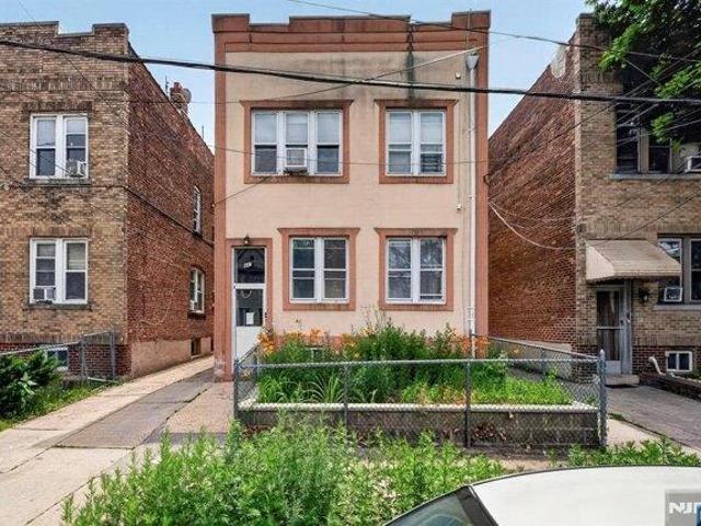 house with 8 bedroom, Passaic NJ DS104153070