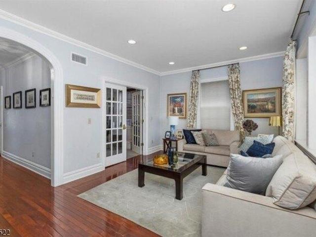 house with 8 bedroom, Passaic NJ ES104234894