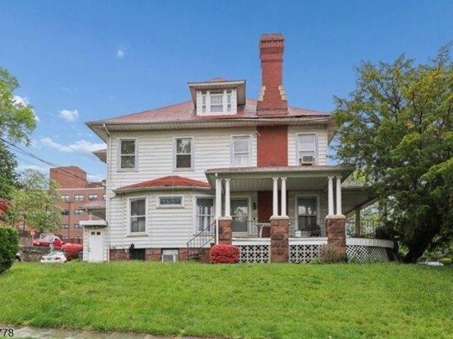 house with 8 bedroom, Passaic NJ ES104852937