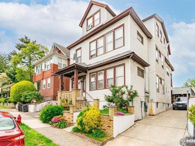 house with 8 bedroom, Paterson NJ DLS102477624