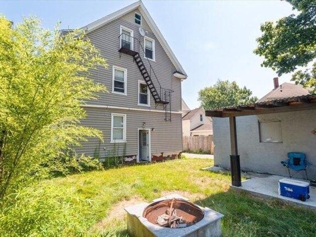 house with 8 bedroom, Pawtucket RI ES105080642