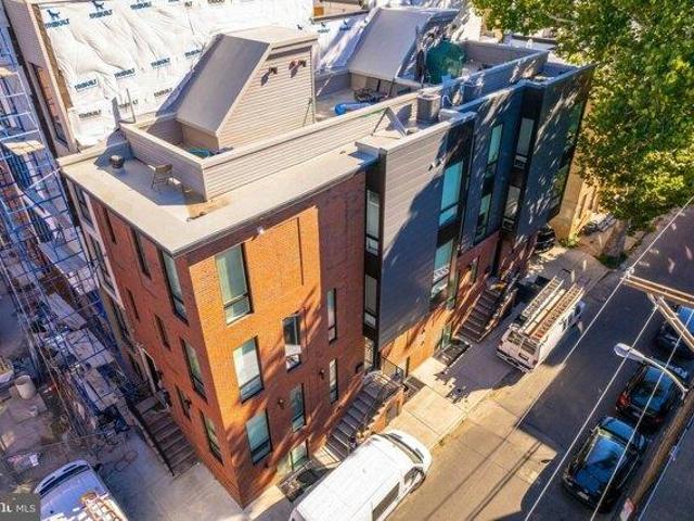 house with 8 bedroom, Philadelphia PA DLS91425042