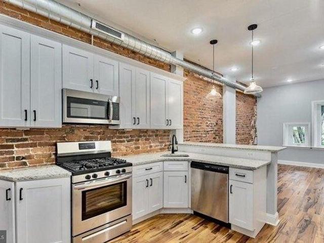 house with 8 bedroom, Philadelphia PA DLS91472136