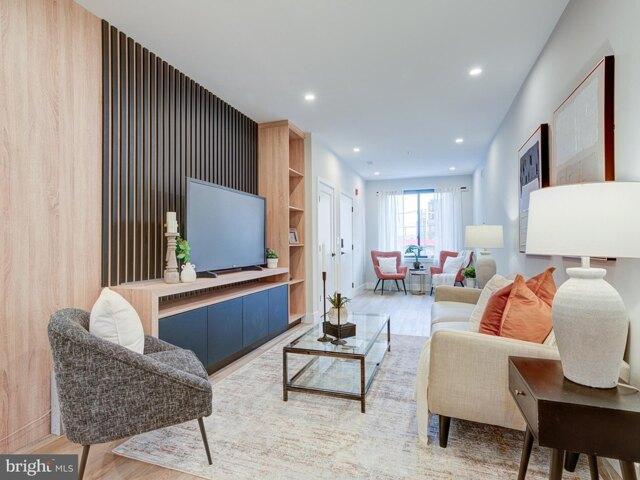 house with 8 bedroom, Philadelphia PA DS91635963