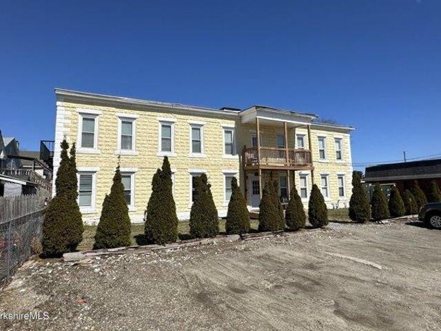 house with 8 bedroom, Pittsfield MA ES105080219