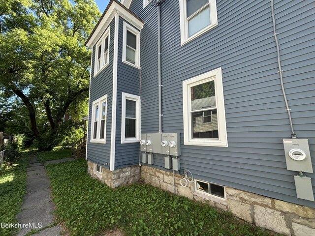 house with 8 bedroom, Pittsfield MA ES103431808