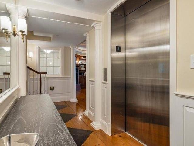 house with 8 bedroom, Portsmouth NH ES105115422