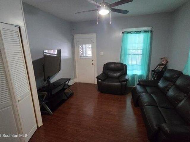 house with 8 bedroom, Plymouth PA ES103603034