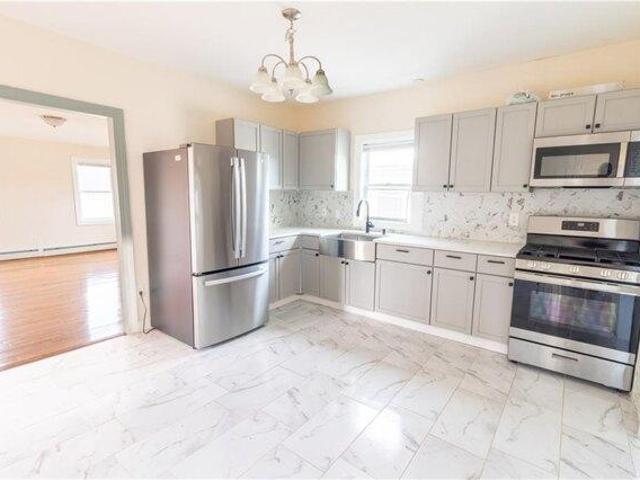house with 8 bedroom, Providence RI DLS101801420