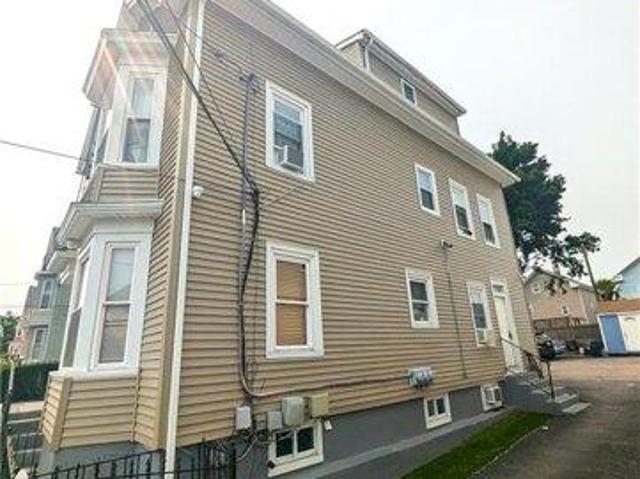 house with 8 bedroom, Providence RI DS104332282