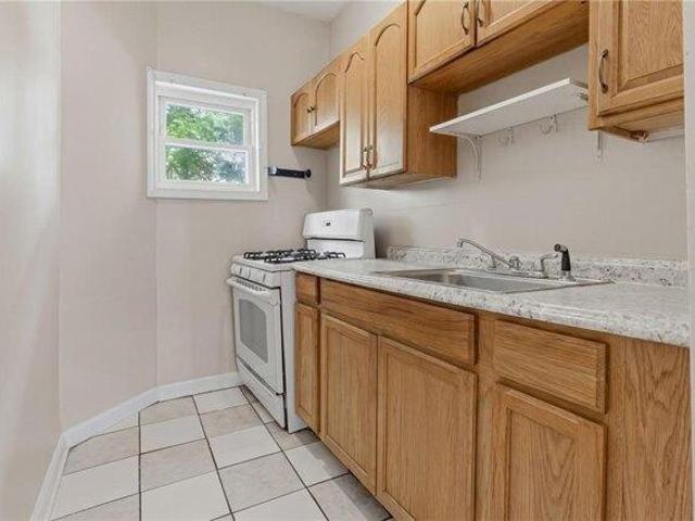 house with 8 bedroom, Providence RI DS103494489