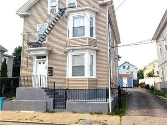 house with 8 bedroom, Providence RI ES104332282