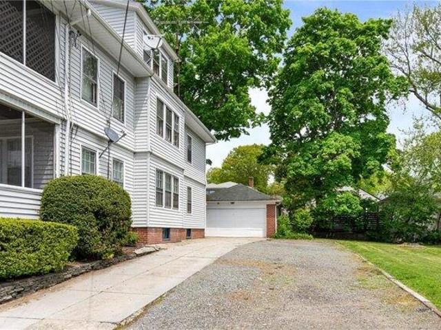 house with 8 bedroom, Providence RI ES104831181