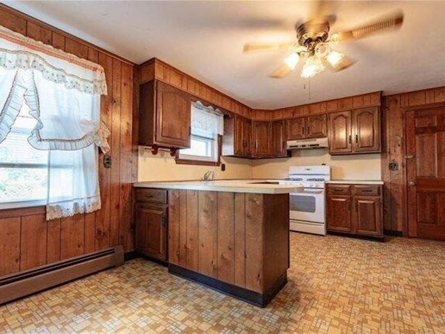 house with 8 bedroom, Providence RI ES105115068