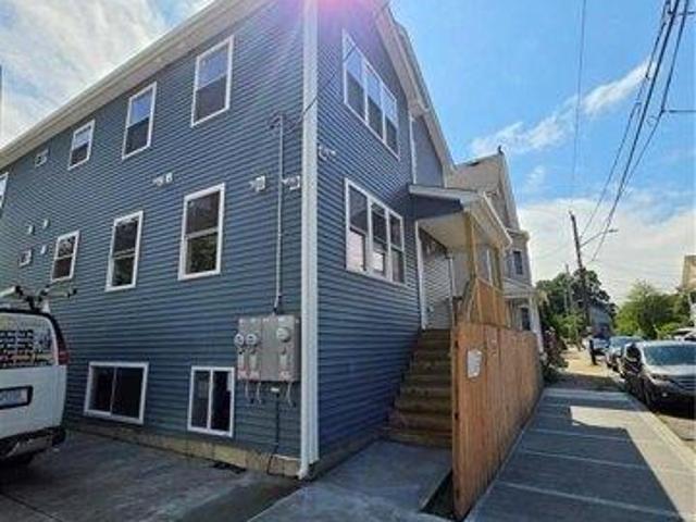 house with 8 bedroom, Providence RI ES105173963