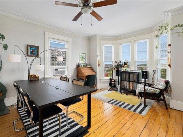 house with 8 bedroom, Providence RI ES103016681