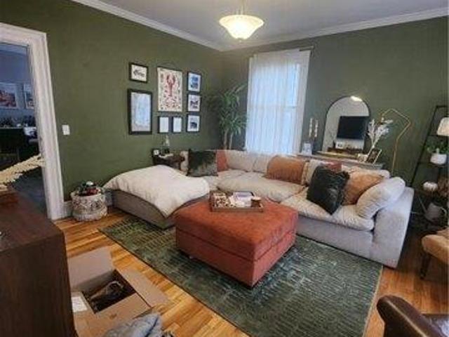house with 8 bedroom, Providence RI ES103020266
