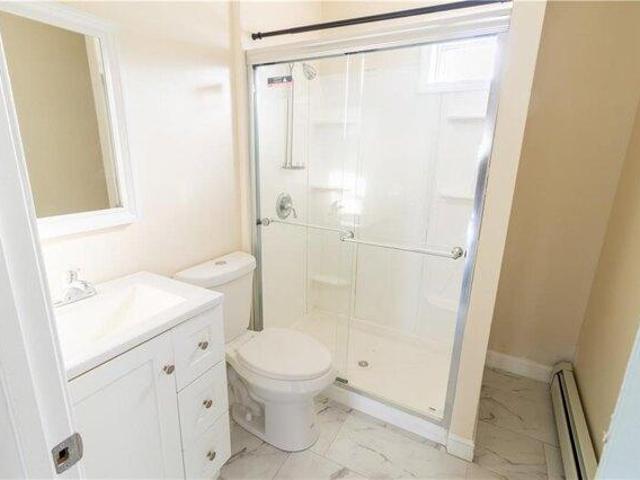 house with 8 bedroom, Providence RI ES103128385